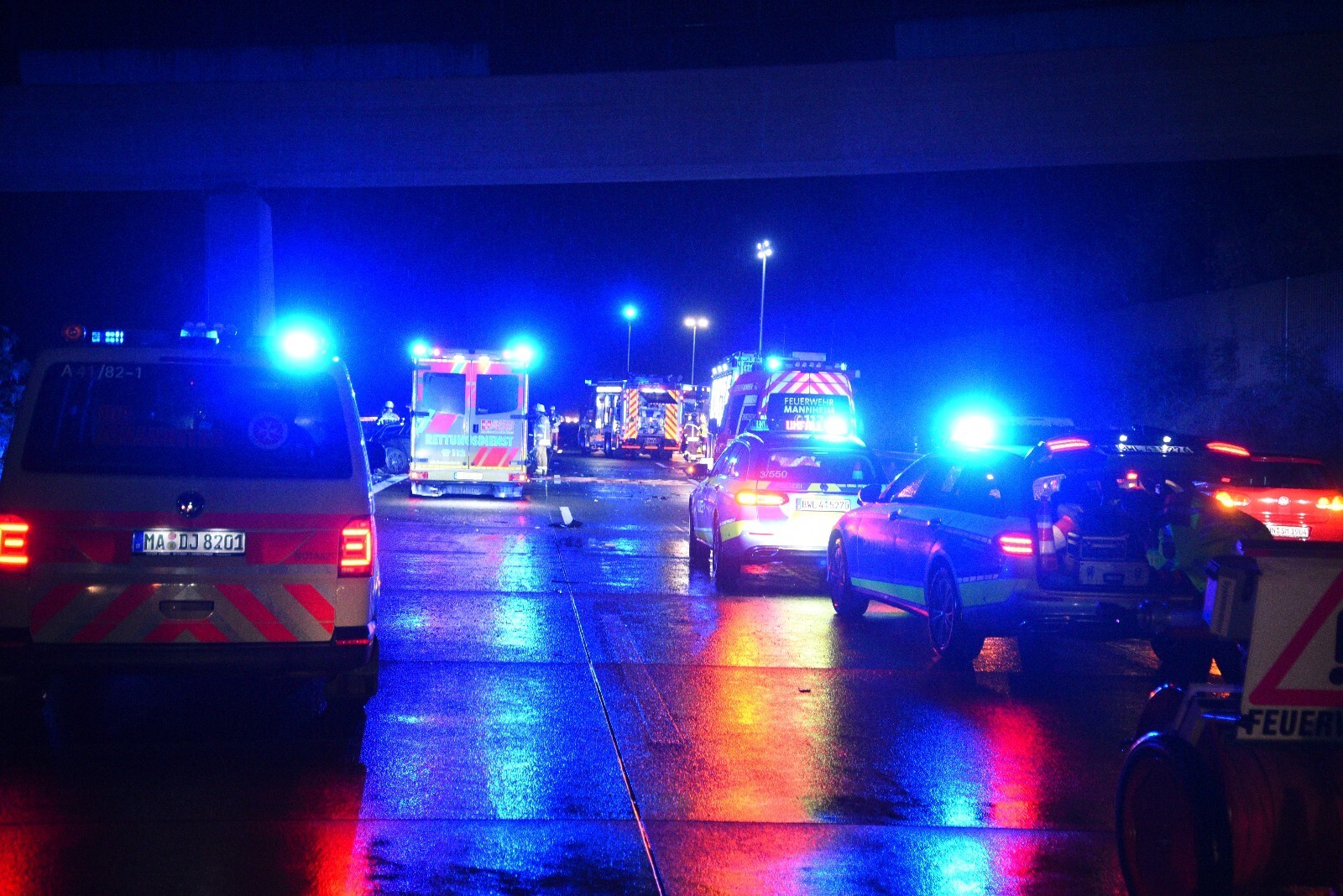 Mannheim: Massenunfall an Stauende auf der A6 – mehrere Verletzte | RNF.de